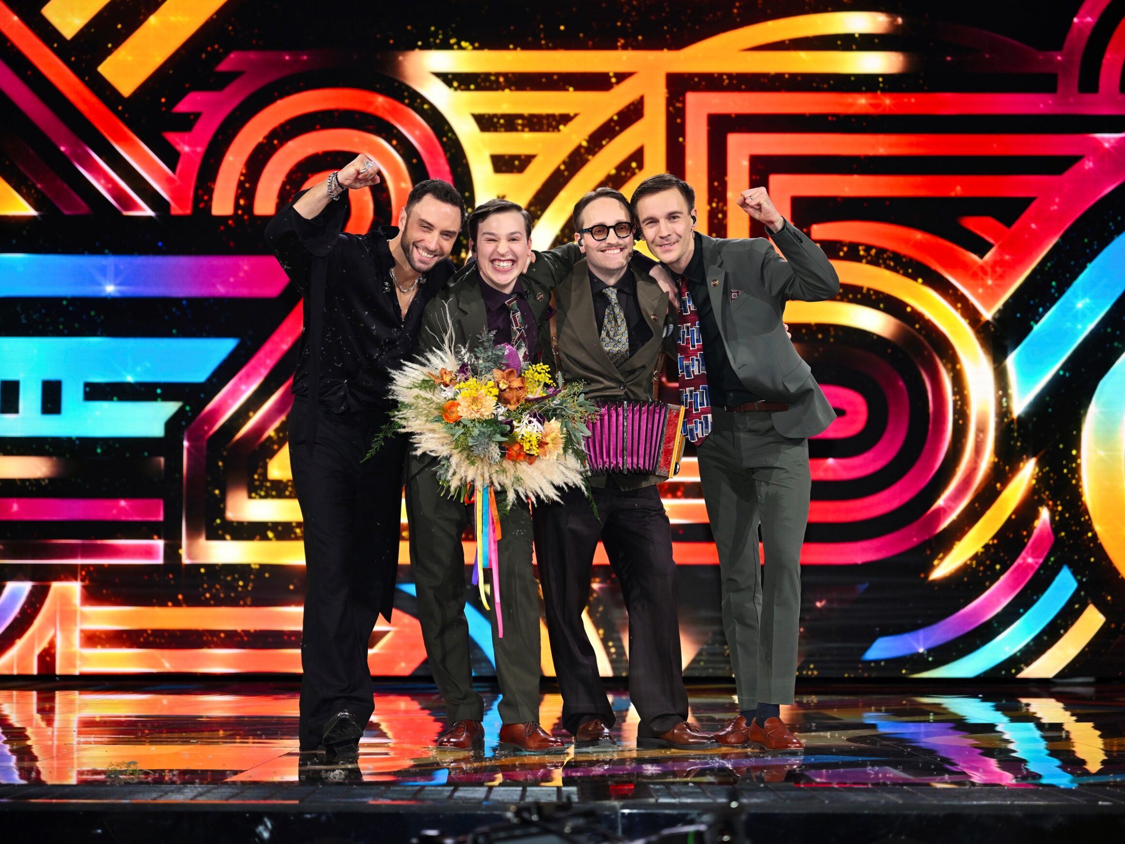 Melodifestivalen 2025: Måns Zelmerlöw and KAJ qualify from heat 4 in Malmö | wiwibloggs