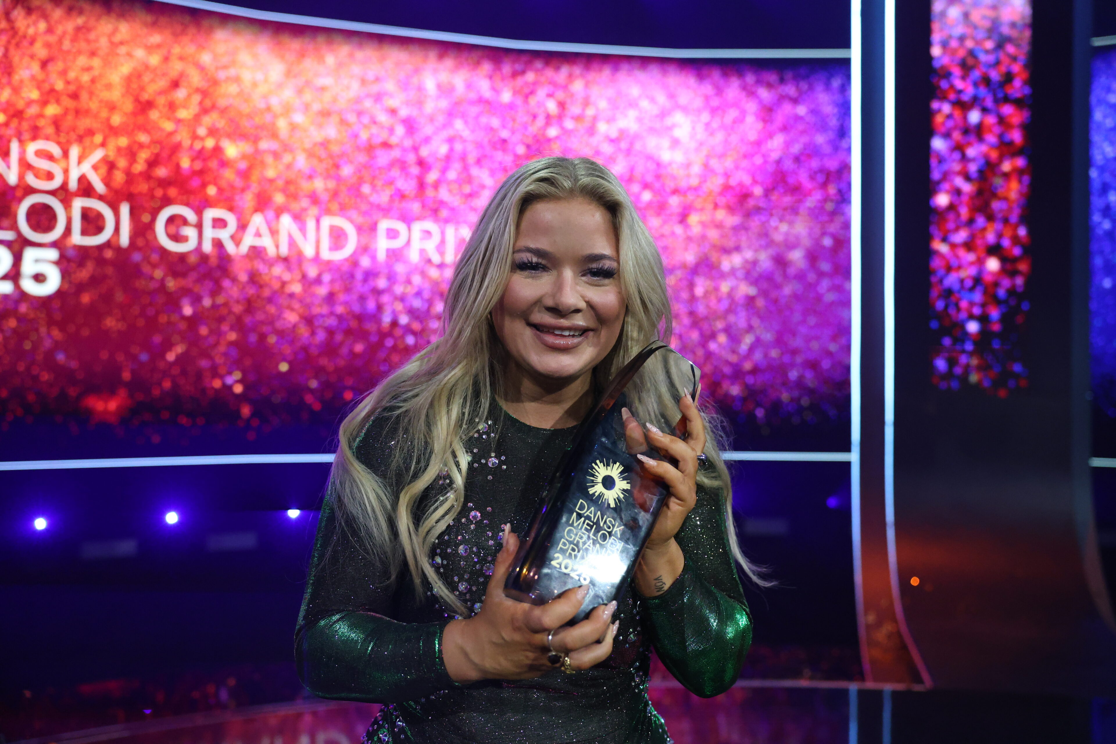 Sissal wins Dansk Melodi Grand Prix 2025 in Denmark with "Hallucination ...